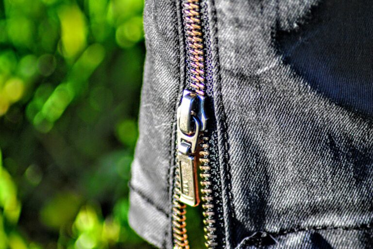 Zipper Teeth Not Closing? Causes, Fixes, and When to Replace